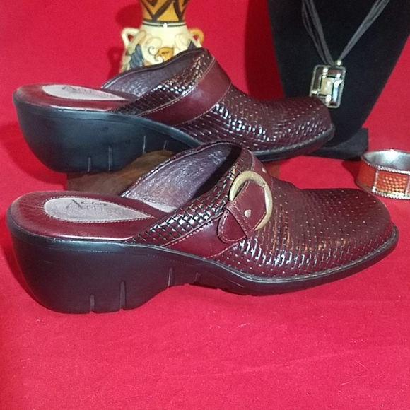 Clarks | Shoes | Shoes Mules Clogs Clarks Artisan Collection Mules ...